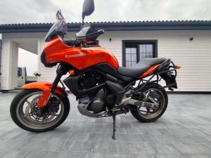 Kawasaki Versys 2008 Kelmė, ar dzinēja tilpumu 0.65 L un nobraukumu 32 tūkst. km par 2900 €, foto  vietnē AUTOMOTO.COM.LV