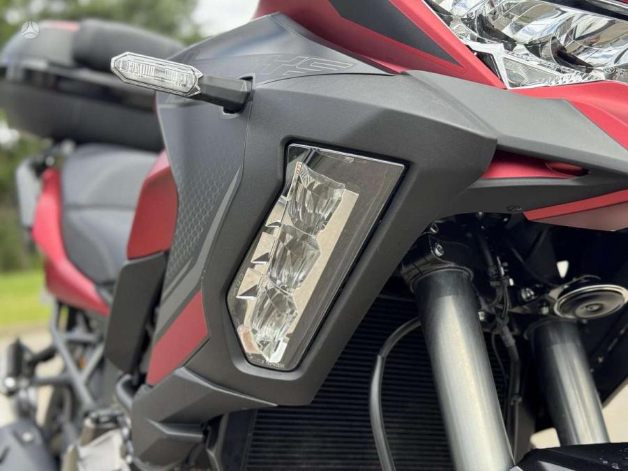 Red Kawasaki Versys 2024 in Vilnius, with an engine capacity of 1.04 L and mileage of 12 thousand km for 11900 €, photo 11 on AUTOMOTO.COM.LV