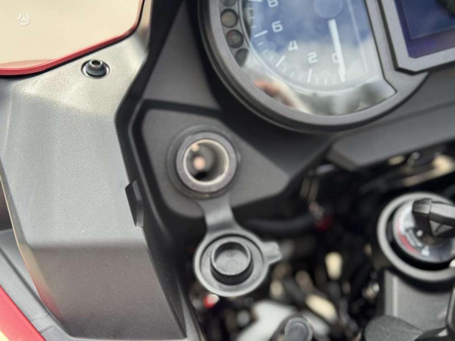 Red Kawasaki Versys 2024 in Vilnius, with an engine capacity of 1.04 L and mileage of 12 thousand km for 11900 €, photo 17 on AUTOMOTO.COM.LV