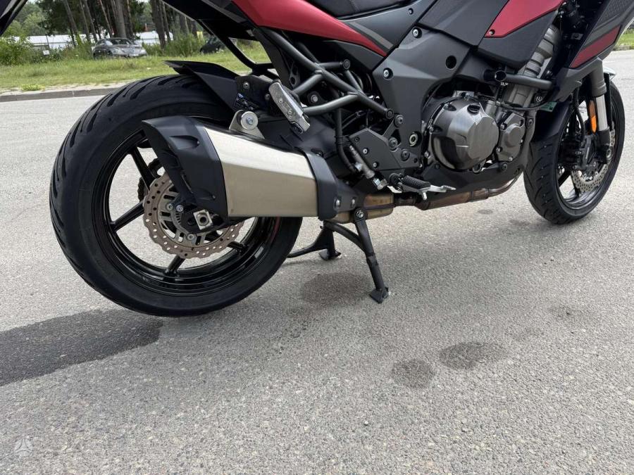 Red Kawasaki Versys 2024 in Vilnius, with an engine capacity of 1.04 L and mileage of 12 thousand km for 11900 €, photo 18 on AUTOMOTO.COM.LV
