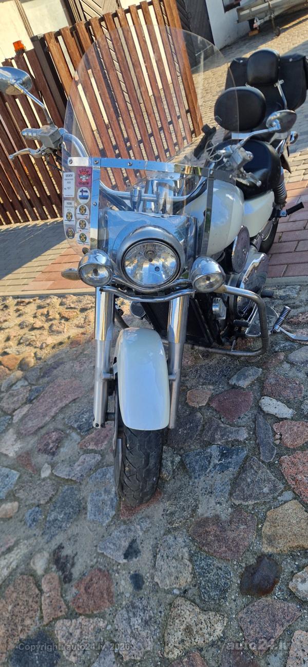 White Kawasaki VN 1600 2005 in Rakvere, with an engine capacity of 1.60 L and mileage of 47 thousand km for 4700 €, photo 4 on AUTOMOTO.COM.LV