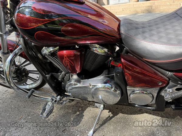 Красный Кавасаки VN 900 2008 в Таллин, объемом двигателя 0.00 л и пробегом 0 тыс. км за 6500 €, фото 7 на AUTOMOTO.COM.LV