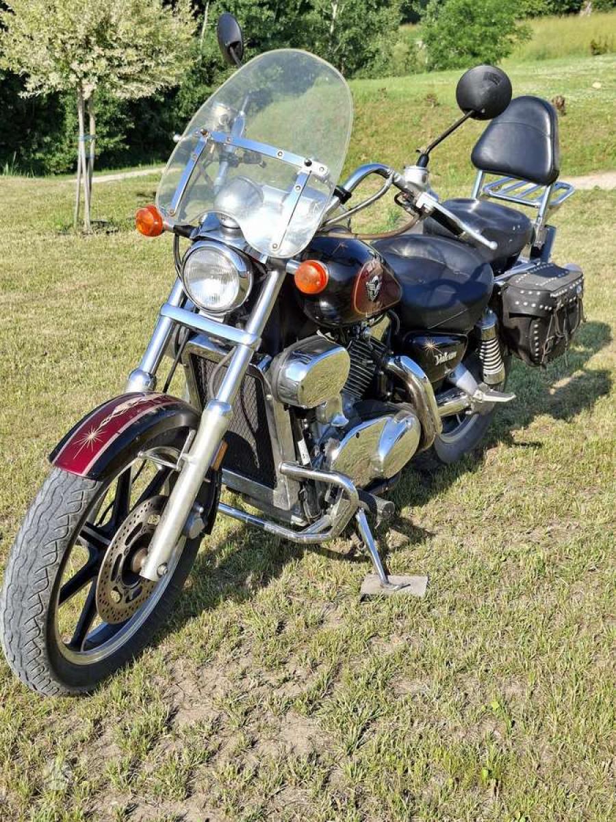 Black Kawasaki VN 1998 in Vilnius, with an engine capacity of 1.50 L and mileage of 19 thousand km for 2250 €, photo 3 on AUTOMOTO.COM.LV