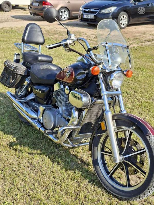 Black Kawasaki VN 1998 in Vilnius, with an engine capacity of 1.50 L and mileage of 19 thousand km for 2250 €, photo 3 on AUTOMOTO.COM.LV