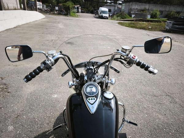 Black Kawasaki VN 2004 in Vilnius, with an engine capacity of 1.47 L and mileage of 49 thousand km for 3900 €, photo 9 on AUTOMOTO.COM.LV