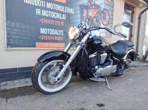 Melns Kawasaki VN 2006 Panevēža, ar dzinēja tilpumu 0.90 L un nobraukumu 19 tūkst. km par 3700 €, foto  vietnē AUTOMOTO.COM.LV