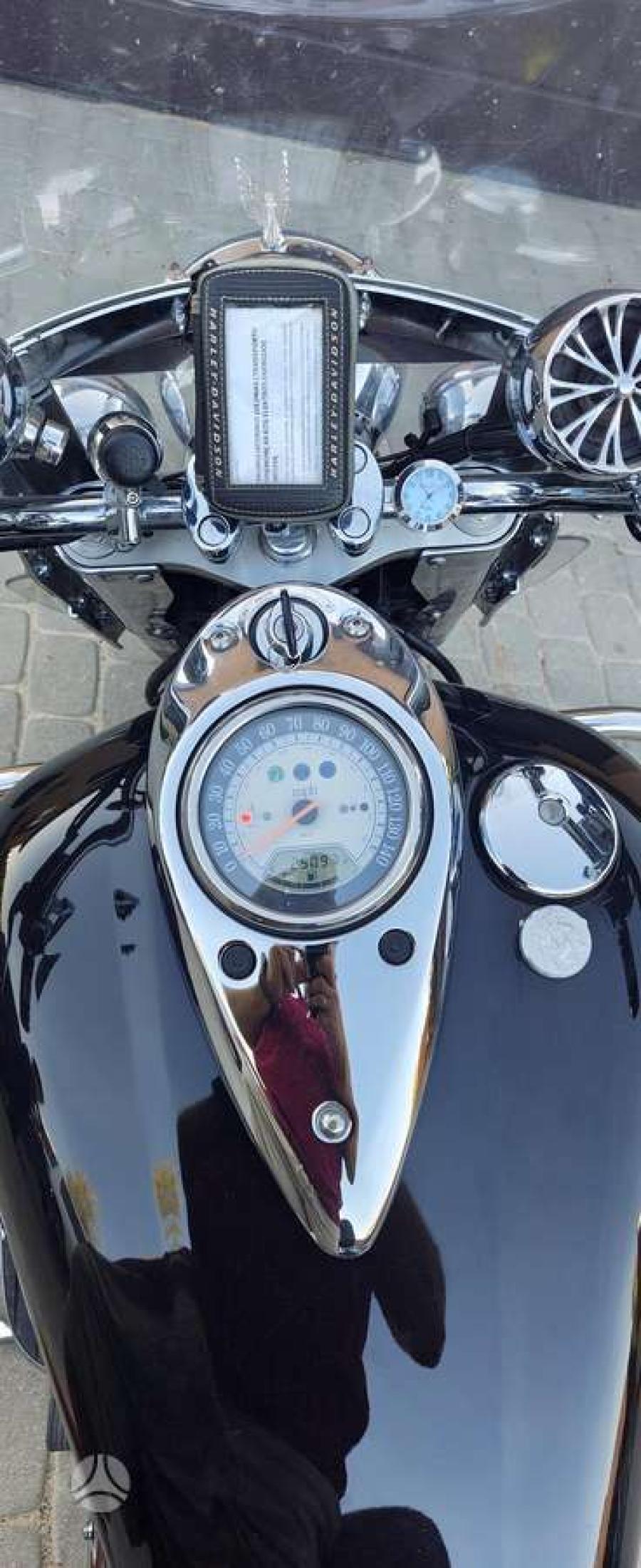 Black Kawasaki VN 2008 in Kretinga, with an engine capacity of 1.60 L and mileage of 40 thousand km for 6300 €, photo 3 on AUTOMOTO.COM.LV