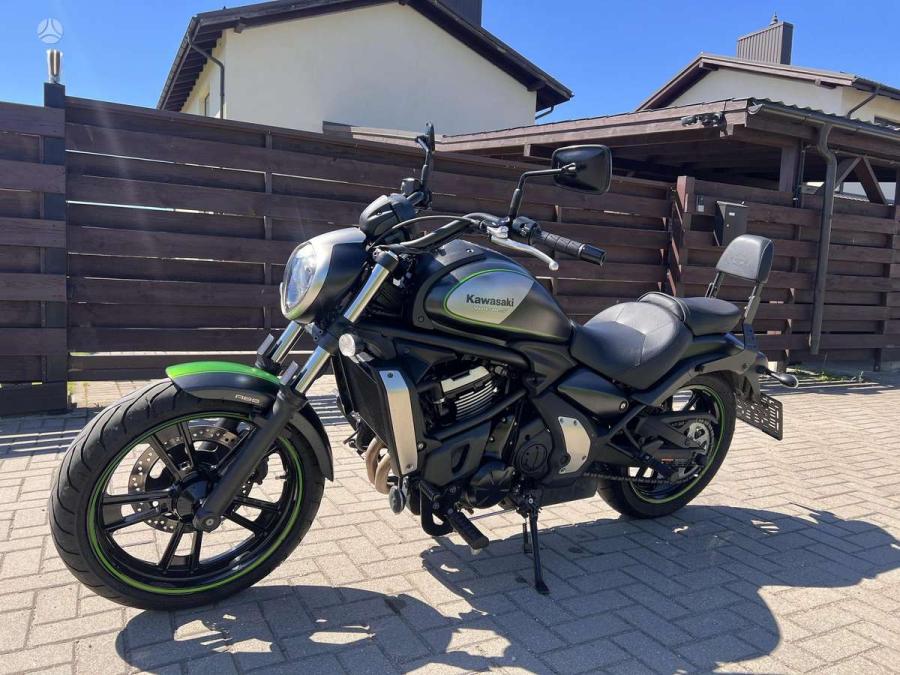 Melns Kawasaki Vulcan 2016 Viļņa, ar dzinēja tilpumu 0.65 L un nobraukumu 22 tūkst. km par 5150 €, foto 4 vietnē AUTOMOTO.COM.LV
