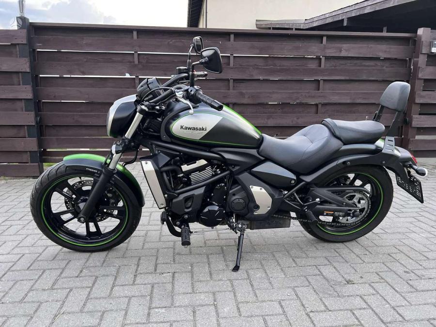 Melns Kawasaki Vulcan 2016 Viļņa, ar dzinēja tilpumu 0.65 L un nobraukumu 22 tūkst. km par 5150 €, foto 4 vietnē AUTOMOTO.COM.LV