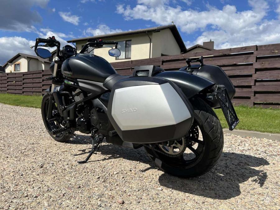 Black Kawasaki Vulcan 2016 in Vilnius, with an engine capacity of 0.65 L and mileage of 9 thousand km for 5250 €, photo 5 on AUTOMOTO.COM.LV