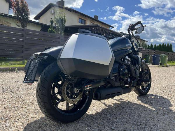 Black Kawasaki Vulcan 2016 in Vilnius, with an engine capacity of 0.65 L and mileage of 9 thousand km for 5250 €, photo 6 on AUTOMOTO.COM.LV
