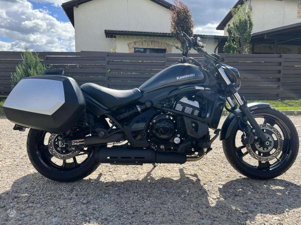 Black Kawasaki Vulcan 2016 in Vilnius, with an engine capacity of 0.65 L and mileage of 9 thousand km for 5250 €, photo 7 on AUTOMOTO.COM.LV