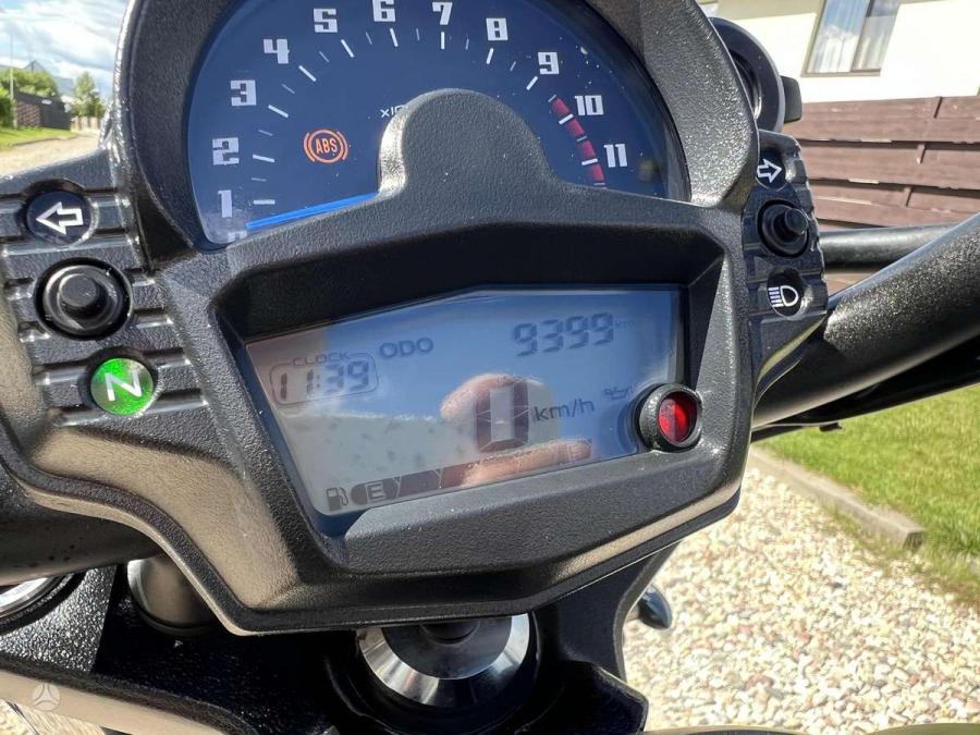 Black Kawasaki Vulcan 2016 in Vilnius, with an engine capacity of 0.65 L and mileage of 9 thousand km for 5250 €, photo 13 on AUTOMOTO.COM.LV