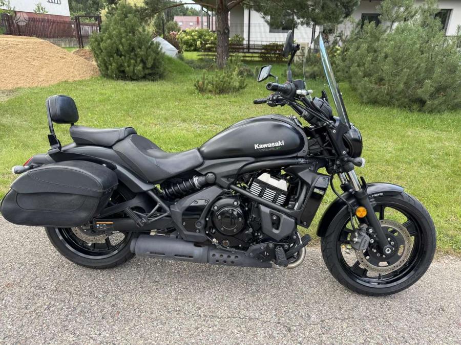 Black Kawasaki Vulcan 2021 in Vilnius, with an engine capacity of 0.65 L and mileage of 62 thousand km for 4600 €, photo 1 on AUTOMOTO.COM.LV