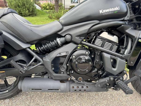 Black Kawasaki Vulcan 2021 in Vilnius, with an engine capacity of 0.65 L and mileage of 62 thousand km for 4600 €, photo 4 on AUTOMOTO.COM.LV