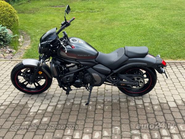 Melns Kawasaki Vulcan S 2025 Tallina, ar dzinēja tilpumu 0.65 L un nobraukumu 1 tūkst. km par 8800 €, foto 3 vietnē AUTOMOTO.COM.LV