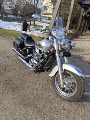 Pelēks Kawasaki Vulkan 1998 Utena, ar dzinēja tilpumu 0.81 L un nobraukumu 25 tūkst. km par 2990 €, foto  vietnē AUTOMOTO.COM.LV