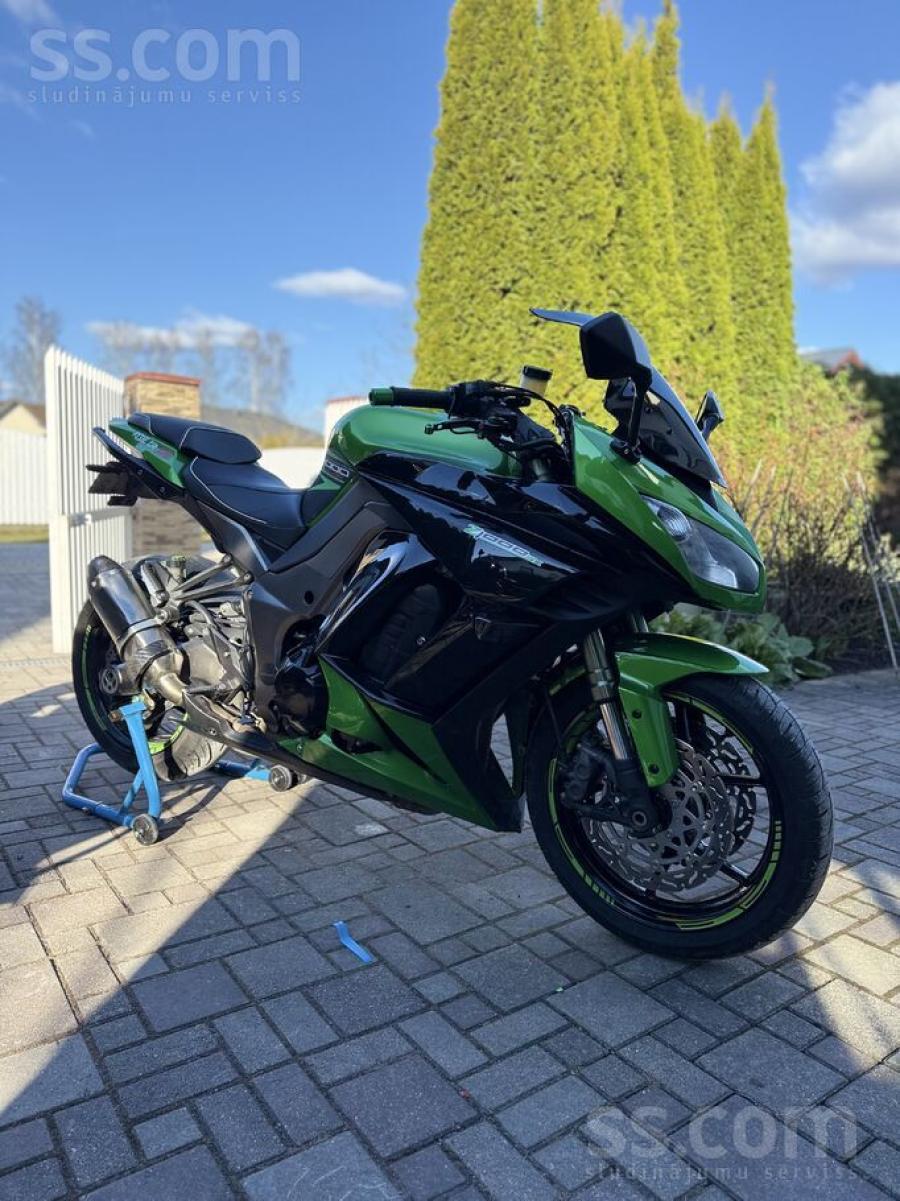 Кавасаки Z 1000SX 2011 в Рига, объемом двигателя 1.00 л и пробегом 0 тыс. км за 6000 €, фото 5 на AUTOMOTO.COM.LV
