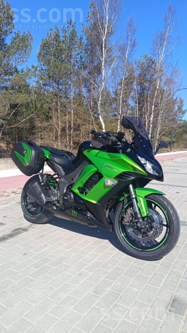 Kawasaki Z 1000SX 2011 in Ventspils, with an engine capacity of 1.00 L and mileage of 0 thousand km for 5800 €, photo 1 on AUTOMOTO.COM.LV