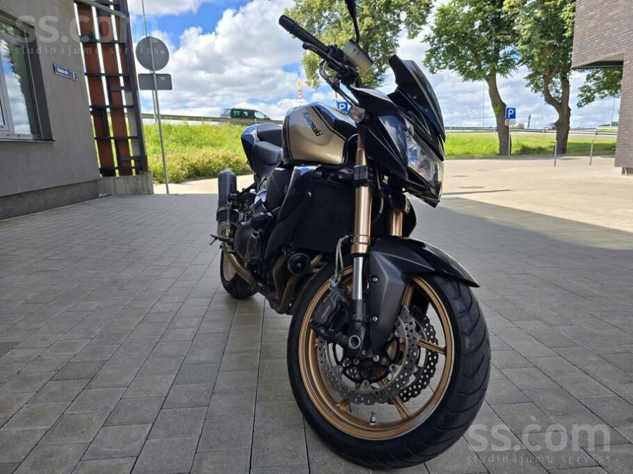Kawasaki Z 750R 2012 Daugavpils, ar dzinēja tilpumu 0.75 L un nobraukumu 0 tūkst. km par 4000 €, foto 4 vietnē AUTOMOTO.COM.LV