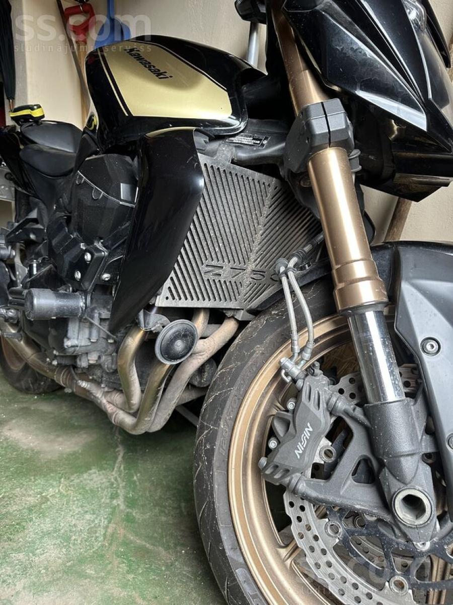Kawasaki Z 750R 2012 in Riga, with an engine capacity of 77.70 L and mileage of 0 thousand km for 4600 €, photo 9 on AUTOMOTO.COM.LV