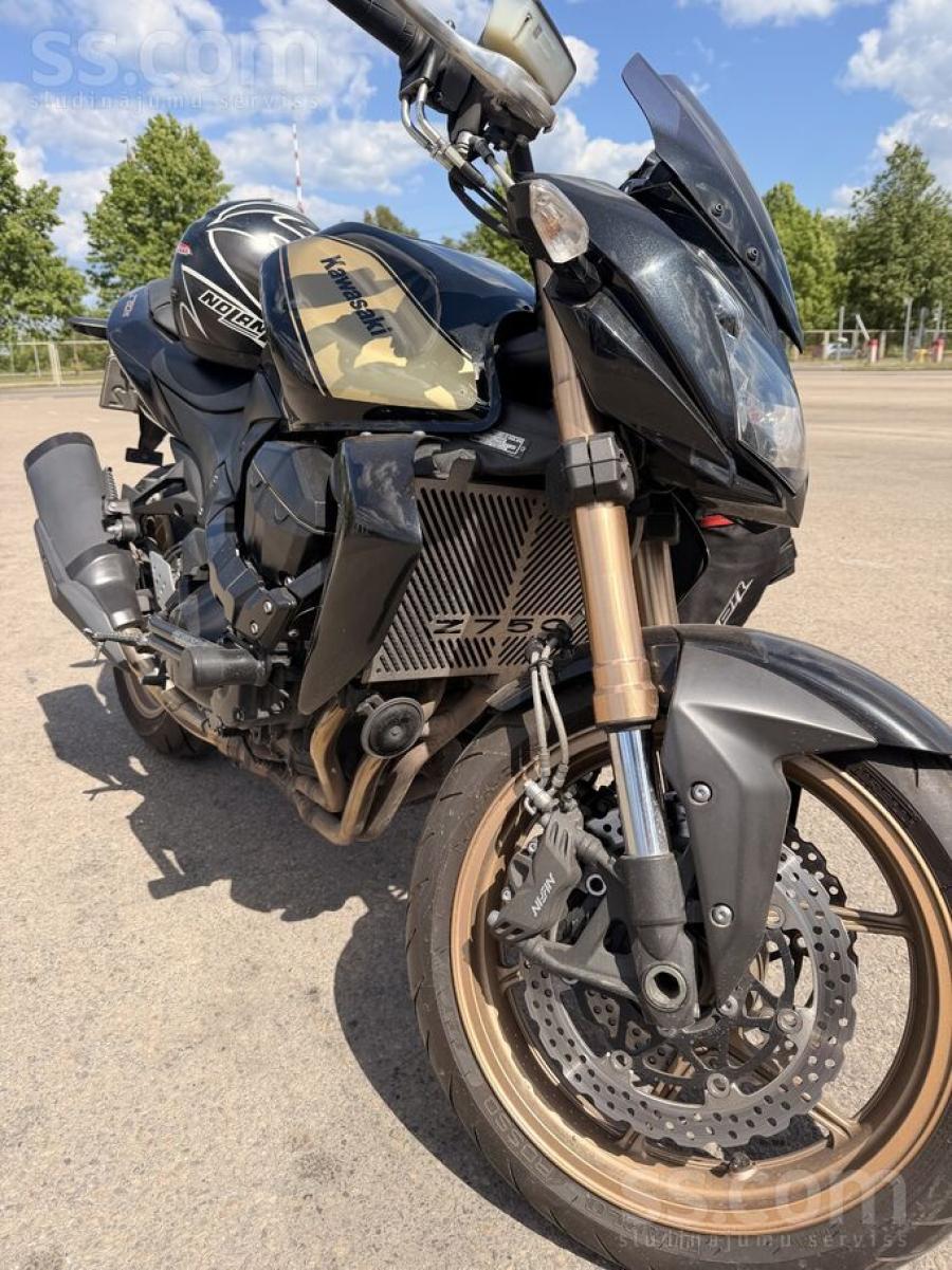 Kawasaki Z 750R 2012 Rīga, ar dzinēja tilpumu 77.70 L un nobraukumu 0 tūkst. km par 4100 €, foto 6 vietnē AUTOMOTO.COM.LV