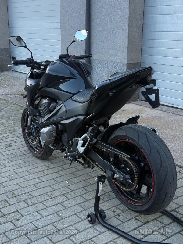 Melns Kawasaki Z 800 2014 Pērnava, ar dzinēja tilpumu 0.80 L un nobraukumu 26 tūkst. km par 4890 €, foto 7 vietnē AUTOMOTO.COM.LV