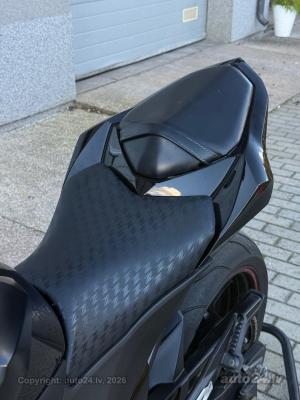 Melns Kawasaki Z 800 2014 Pērnava, ar dzinēja tilpumu 0.80 L un nobraukumu 26 tūkst. km par 4890 €, foto 11 vietnē AUTOMOTO.COM.LV