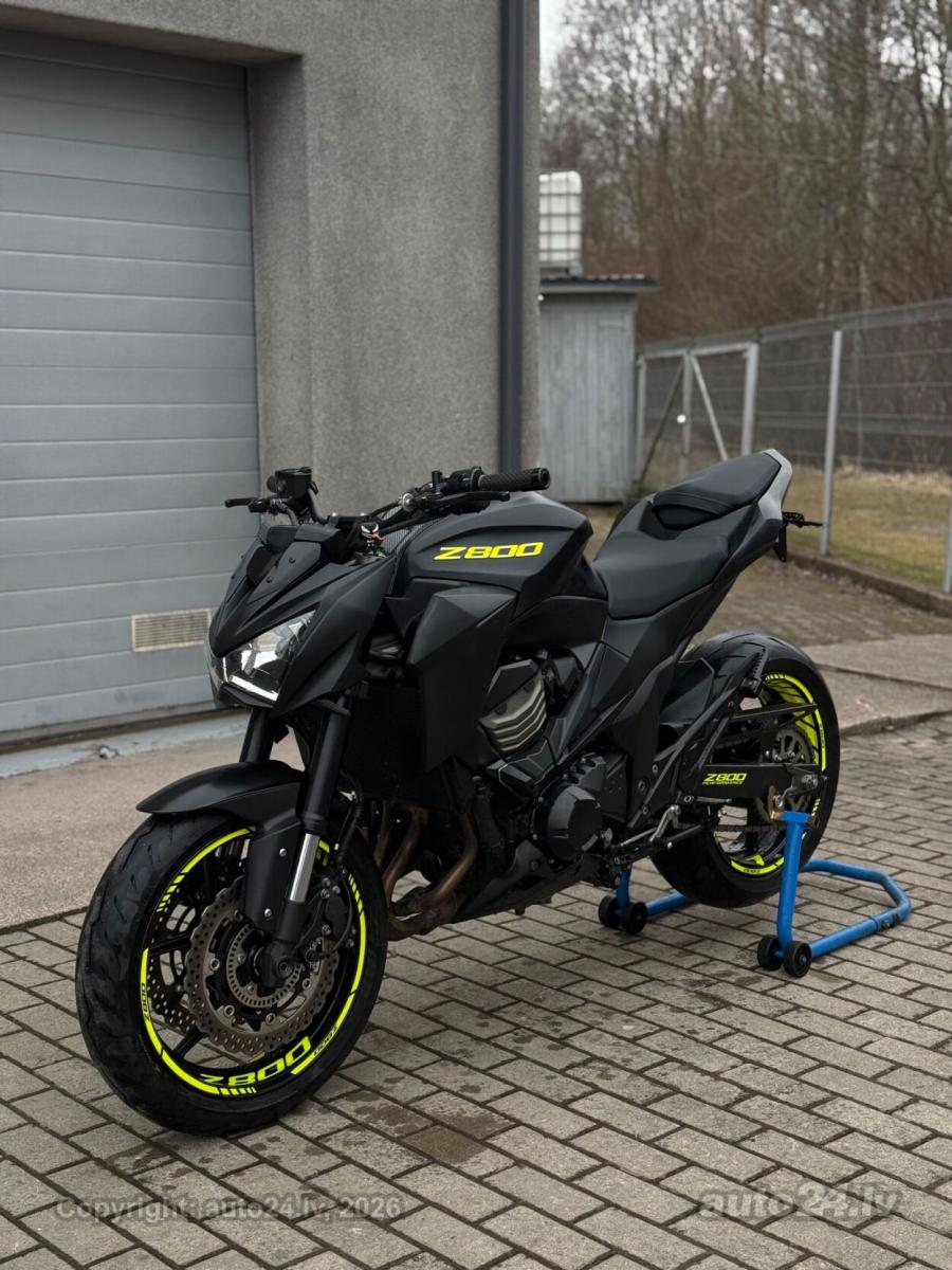 Black Kawasaki Z 800 2016 in Parnu, with an engine capacity of 0.80 L and mileage of 20 thousand km for 5290 €, photo 3 on AUTOMOTO.COM.LV