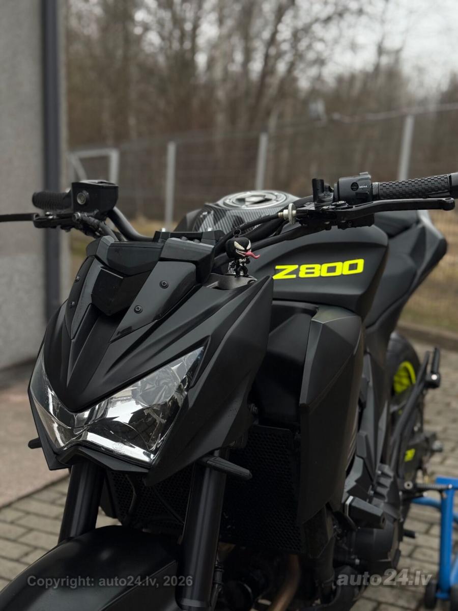 Black Kawasaki Z 800 2016 in Parnu, with an engine capacity of 0.80 L and mileage of 20 thousand km for 5290 €, photo 4 on AUTOMOTO.COM.LV