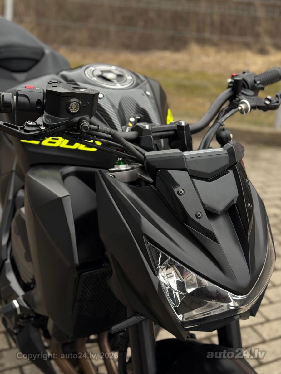 Black Kawasaki Z 800 2016 in Parnu, with an engine capacity of 0.80 L and mileage of 20 thousand km for 5290 €, photo 13 on AUTOMOTO.COM.LV