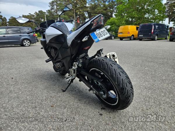 Balts Kawasaki Z 800 2014 Tallina, ar dzinēja tilpumu 0.81 L un nobraukumu 52 tūkst. km par 4200 €, foto 4 vietnē AUTOMOTO.COM.LV