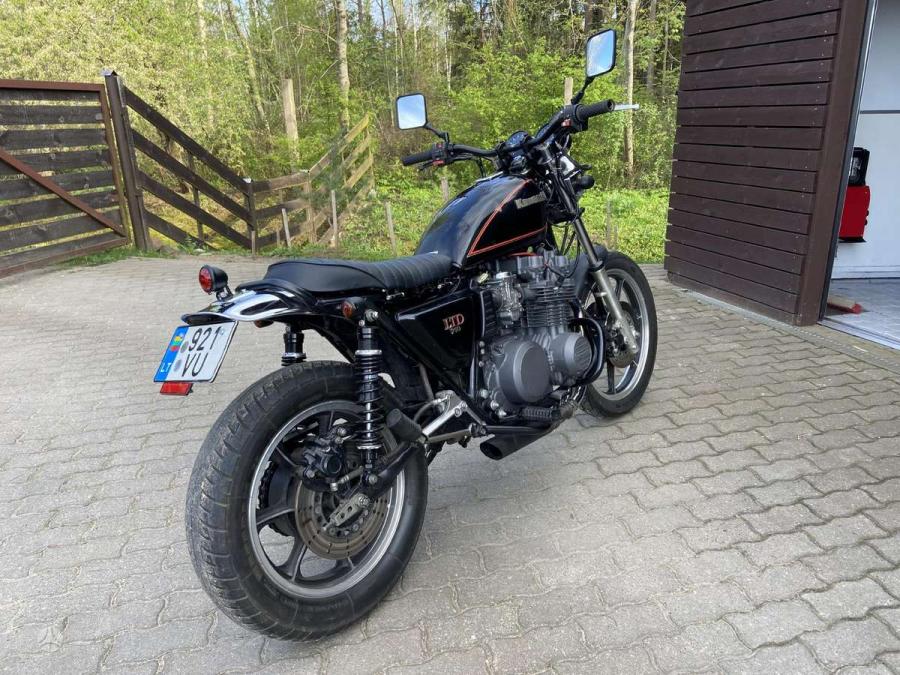 Melns Kawasaki Z 1982 Panevēža, ar dzinēja tilpumu 0.75 L un nobraukumu 11 tūkst. km par 1250 €, foto 2 vietnē AUTOMOTO.COM.LV