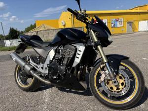 Melns Kawasaki Z 2003 Viļņa, ar dzinēja tilpumu 1.00 L un nobraukumu 65 tūkst. km par 2500 €, foto  vietnē AUTOMOTO.COM.LV