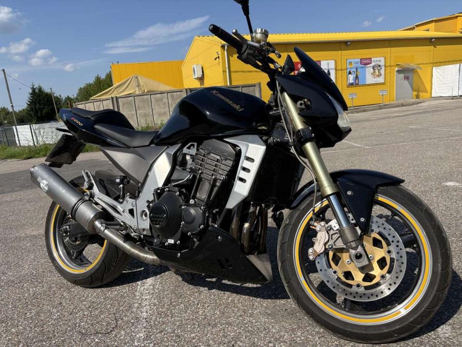 Melns Kawasaki Z 2003 Viļņa, ar dzinēja tilpumu 1.00 L un nobraukumu 65 tūkst. km par 2500 €, foto 1 vietnē AUTOMOTO.COM.LV