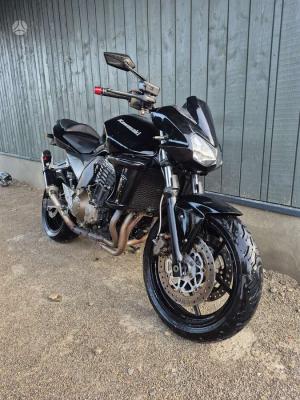 Melns Kawasaki Z 2004 Šauļi, ar dzinēja tilpumu 0.75 L un nobraukumu 40 tūkst. km par 2250 €, foto  vietnē AUTOMOTO.COM.LV