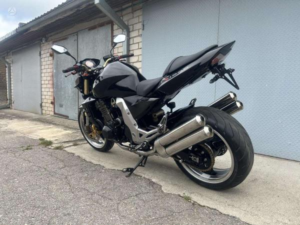 Black Kawasaki Z 2004 in Birstonas, with an engine capacity of 1.00 L and mileage of 42 thousand km for 2999 €, photo 6 on AUTOMOTO.COM.LV