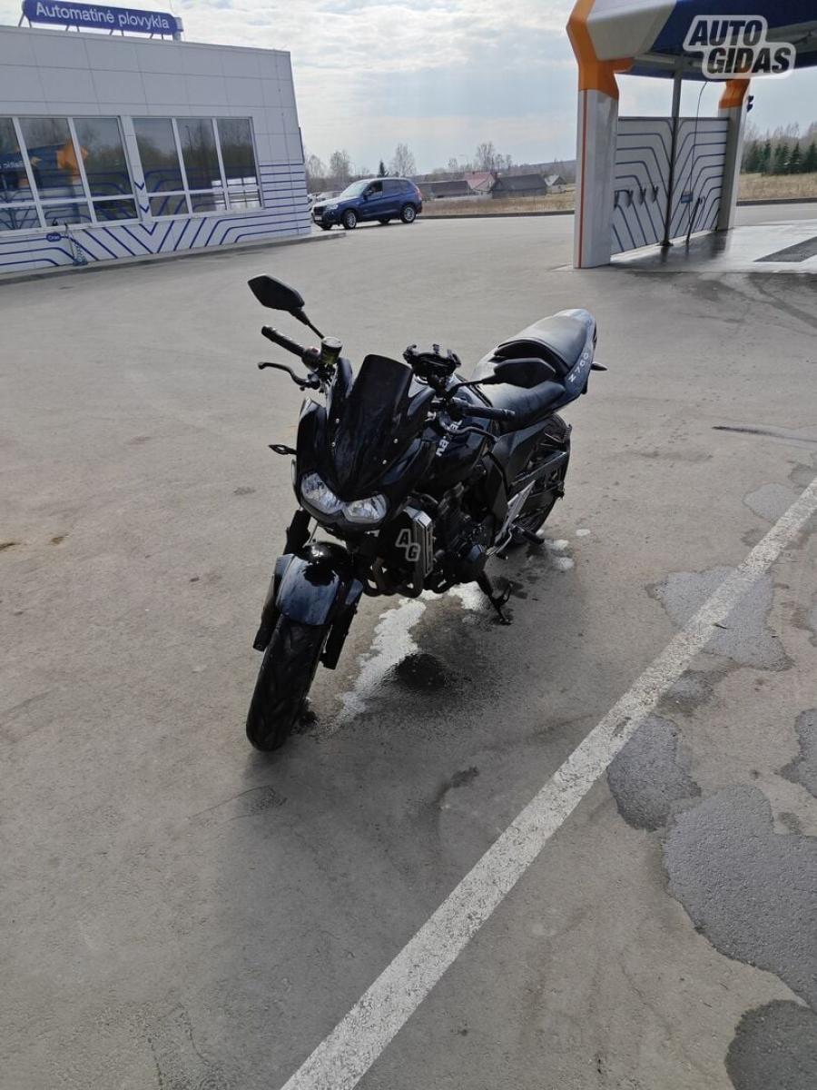Black Kawasaki Z 2004 in Vilnius, with an engine capacity of 0.75 L and mileage of 43 thousand km for 2500 €, photo 1 on AUTOMOTO.COM.LV