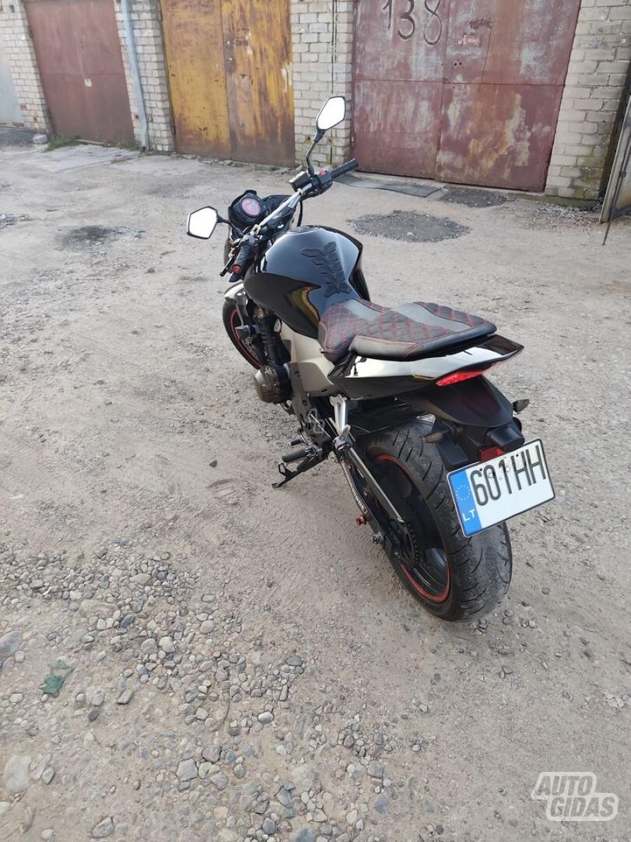 Melns Kawasaki Z 2004 Jonava, ar dzinēja tilpumu 0.75 L un nobraukumu 41 tūkst. km par 2850 €, foto 3 vietnē AUTOMOTO.COM.LV