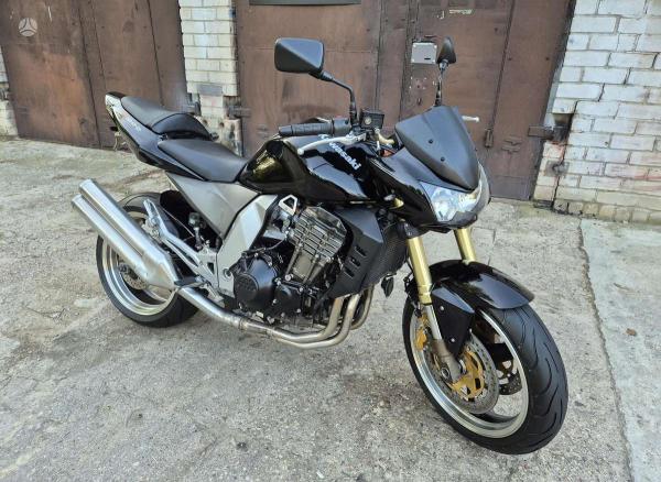 Black Kawasaki Z 2004 in Alytus, with an engine capacity of 1.00 L and mileage of 37 thousand km for 2950 €, photo 3 on AUTOMOTO.COM.LV