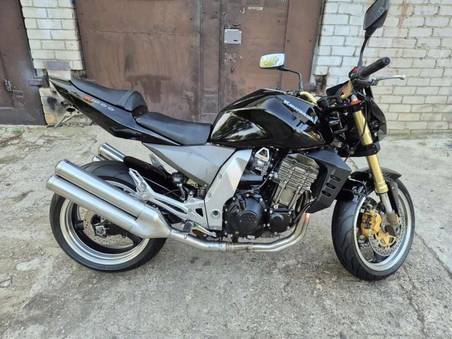 Черный Кавасаки Z 2004 в Алитус, объемом двигателя 1.00 л и пробегом 37 тыс. км за 2950 €, фото 8 на AUTOMOTO.COM.LV