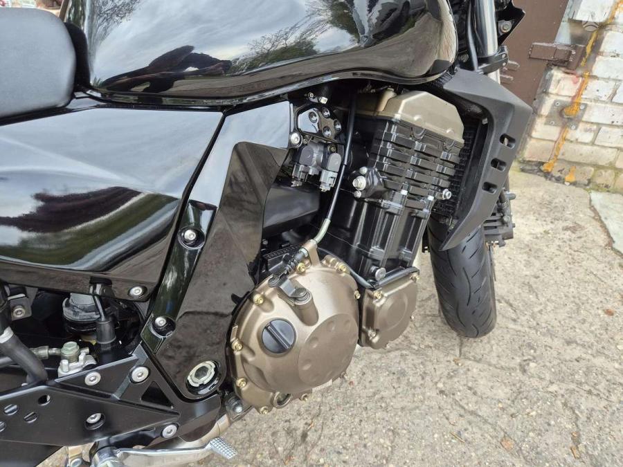 Black Kawasaki Z 2004 in Alytus, with an engine capacity of 0.75 L and mileage of 38 thousand km for 2740 €, photo 11 on AUTOMOTO.COM.LV