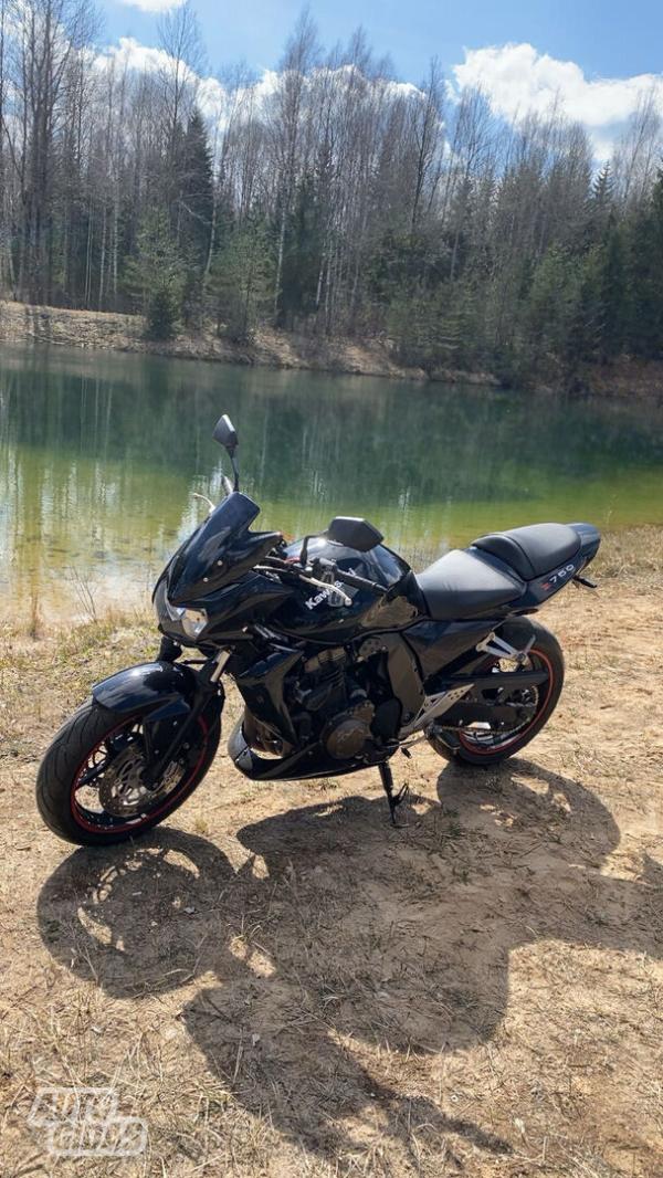 Черный Кавасаки Z 2004 в Тельшяй, объемом двигателя 0.75 л и пробегом 70 тыс. км за 3000 €, фото 2 на AUTOMOTO.COM.LV