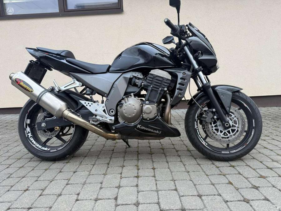 Black Kawasaki Z 2004 in Elektrenai, with an engine capacity of 0.75 L and mileage of 45 thousand km for 2600 €, photo 4 on AUTOMOTO.COM.LV