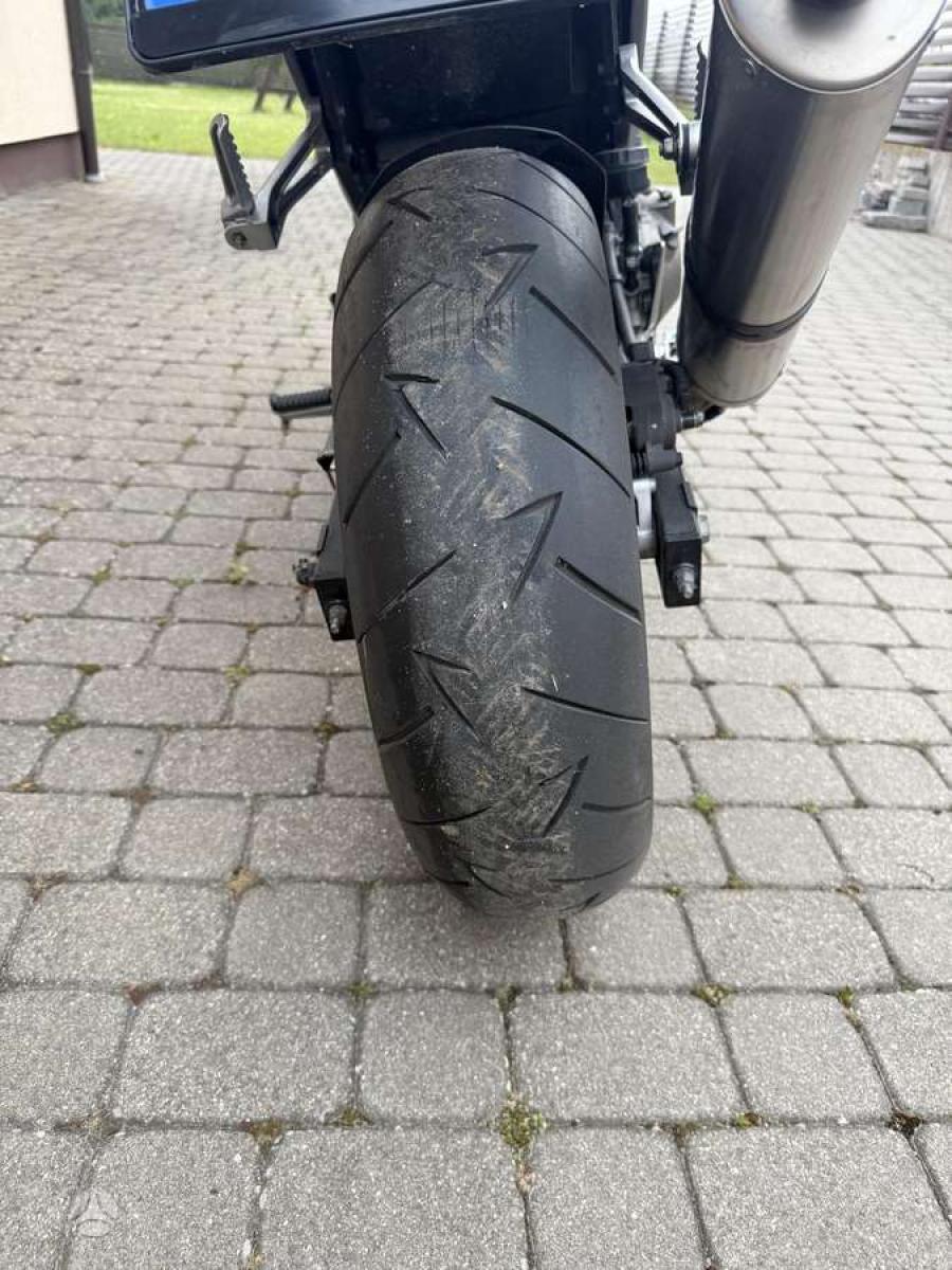 Black Kawasaki Z 2004 in Elektrenai, with an engine capacity of 0.75 L and mileage of 45 thousand km for 2600 €, photo 5 on AUTOMOTO.COM.LV
