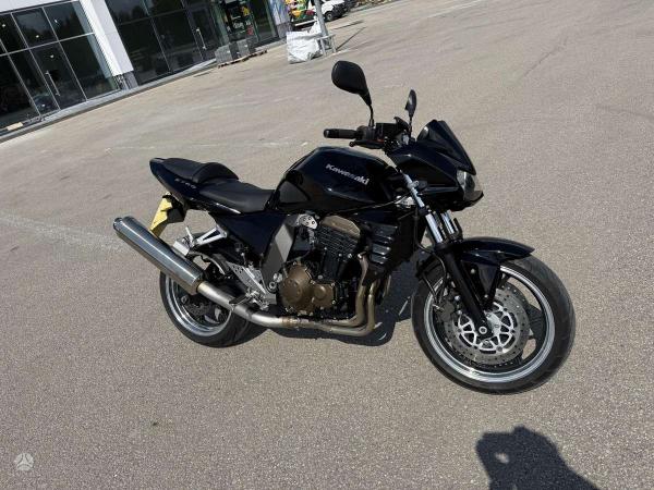 Черный Кавасаки Z 2004 в Шяуляй, объемом двигателя 0.75 л и пробегом 36 тыс. км за 2400 €, фото 2 на AUTOMOTO.COM.LV