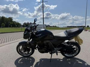 Black Kawasaki Z 2004 in Siauliai, with an engine capacity of 0.75 L and mileage of 36 thousand km for 2400 €, photo 5 on AUTOMOTO.COM.LV