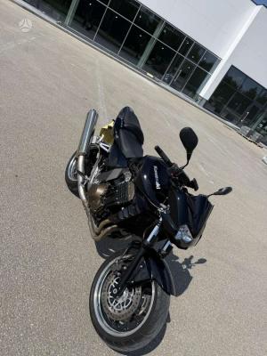 Black Kawasaki Z 2004 in Siauliai, with an engine capacity of 0.75 L and mileage of 36 thousand km for 2400 €, photo 6 on AUTOMOTO.COM.LV