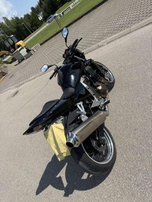 Black Kawasaki Z 2004 in Siauliai, with an engine capacity of 0.75 L and mileage of 36 thousand km for 2400 €, photo 10 on AUTOMOTO.COM.LV
