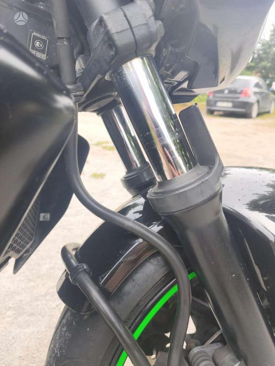 Black Kawasaki Z 2004 in Kaunas, with an engine capacity of 0.75 L and mileage of 41 thousand km for 2100 €, photo 10 on AUTOMOTO.COM.LV